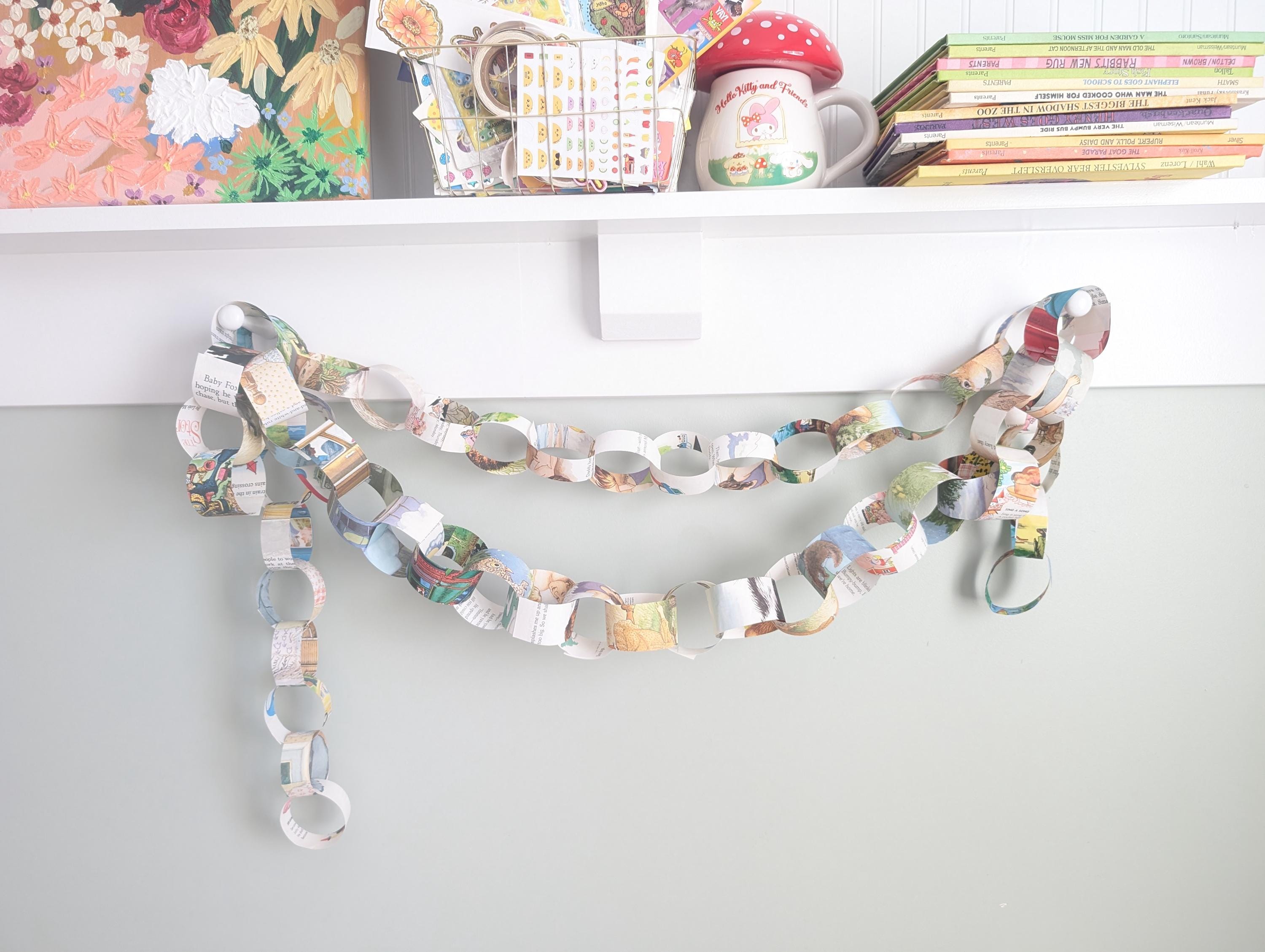 Golden Book Paper Chain Kit, 31 Chains and 31 Number Stickers to Count ...