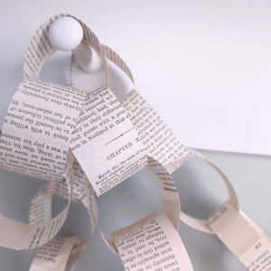 Vintage Book Paper Chain Kit, 31 Chains and 31 Number Stickers to Count ...