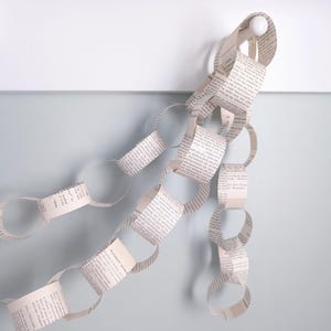 Vintage Book Paper Chain Kit, 31 Chains and 31 Number Stickers to Count ...
