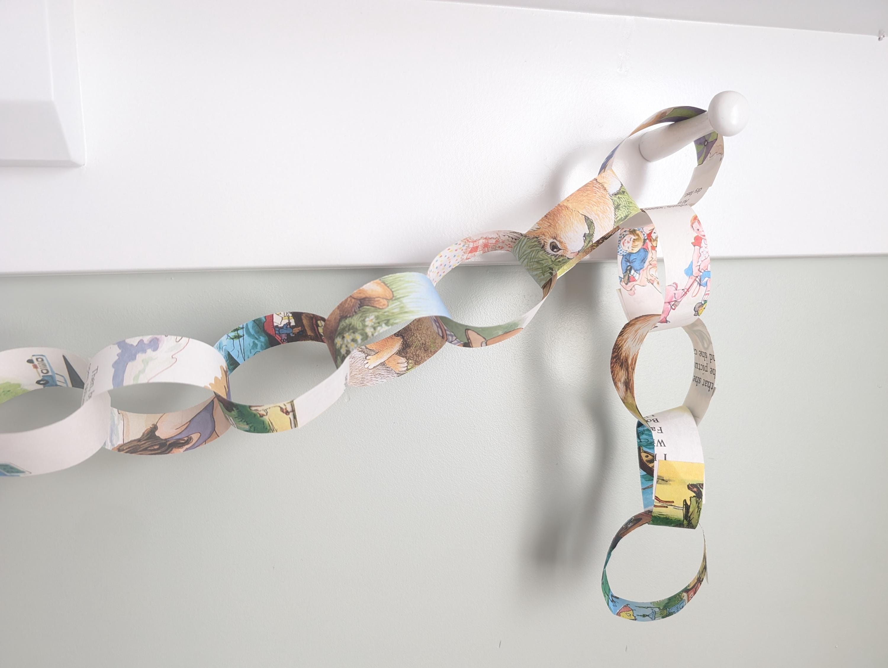 Golden Book Paper Chain Kit, 31 Chains and 31 Number Stickers to Count ...