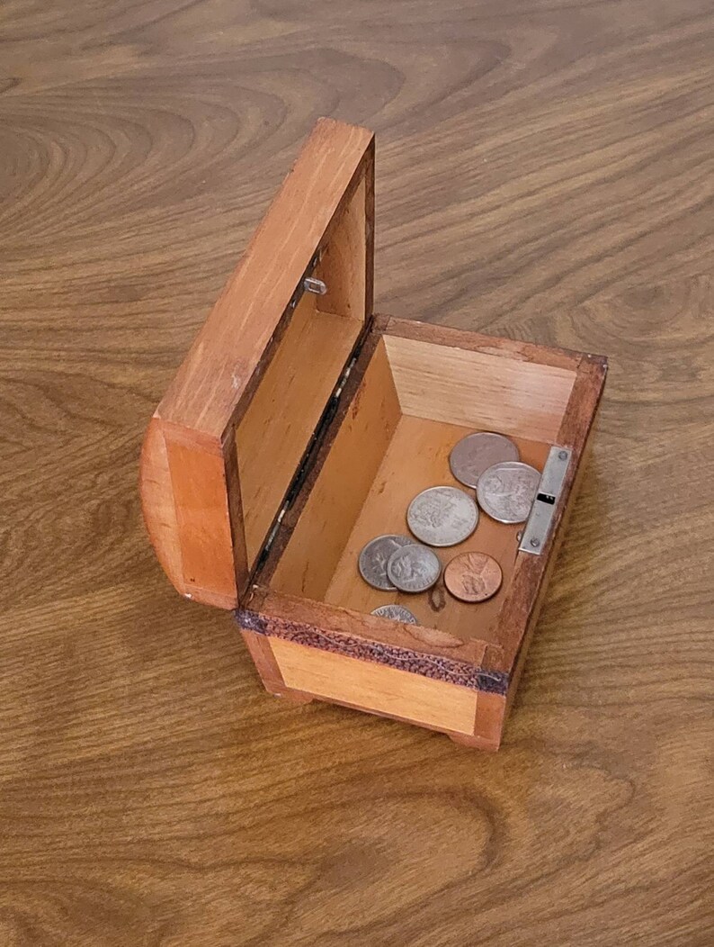 Small Wood Trinket Box Two Red Birds Etched Carved on Lid - Etsy