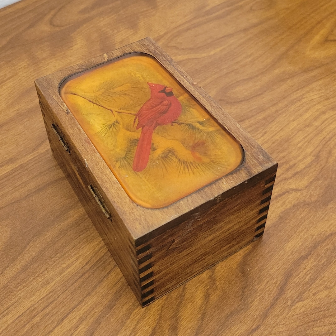 Small Wood Box With Cardinal on Lid, Red Bird Trinket Box - Etsy