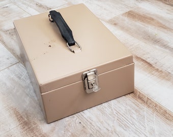 Vintage Rockaway Metal Gray Hammered Metal Box Retro Simple Industrial ...