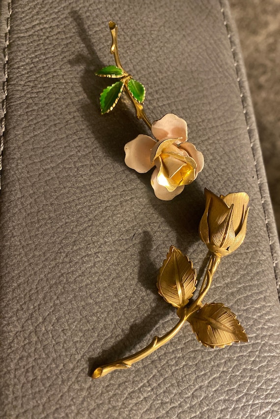Vintage rose brooches - Gem