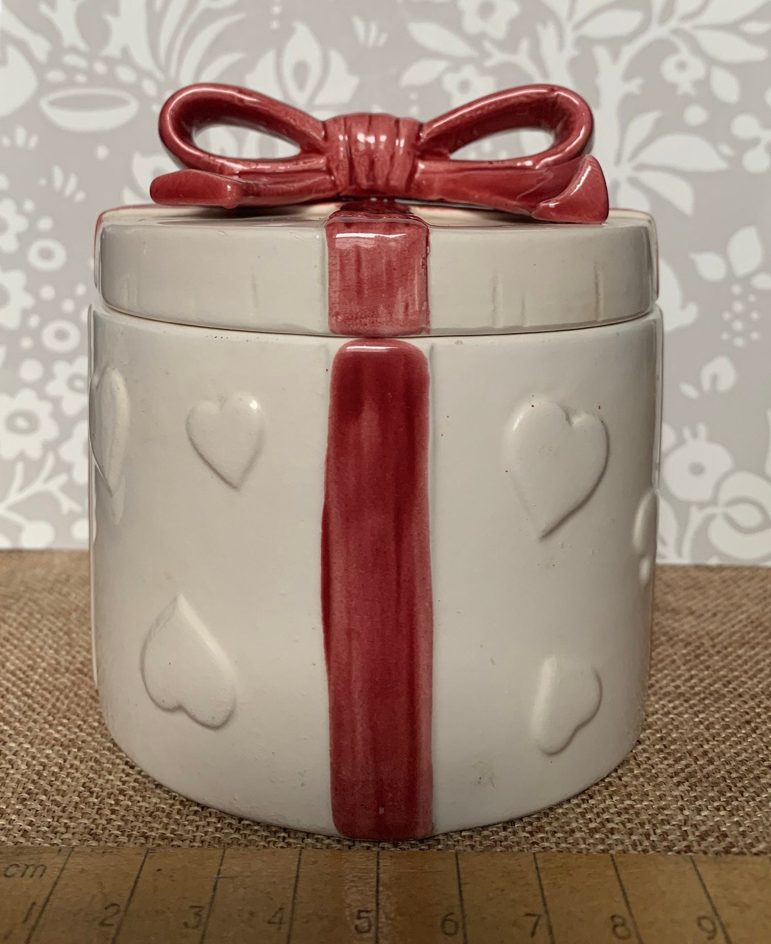 Beautiful! Ceramic Love Hearts Storage Box With Hand Painted Red Bow ...