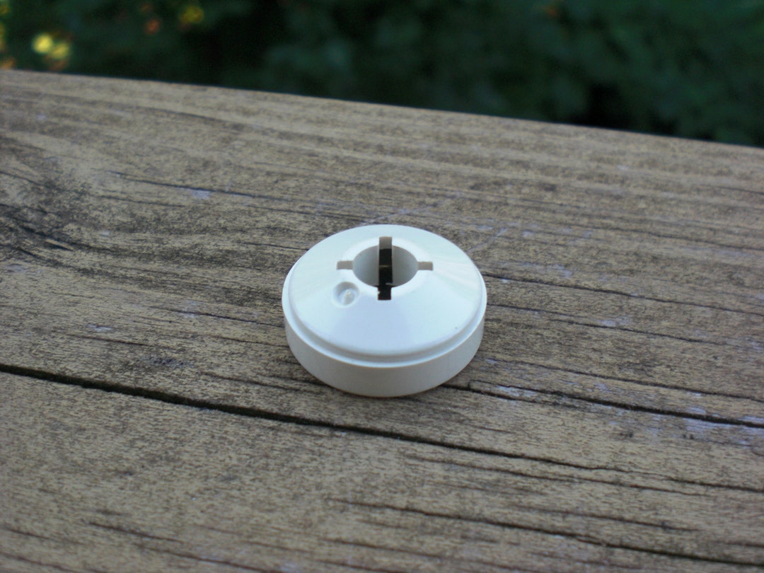 Vintage Singer Small SPOOL CAP Sewing Machine Attachment Accessory ...