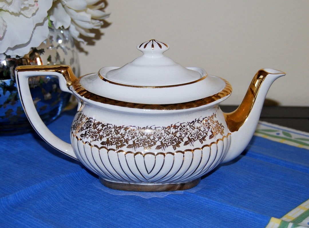 Vintage English Gibsons Teapot / Georgian Style / Ribbed Detailing ...