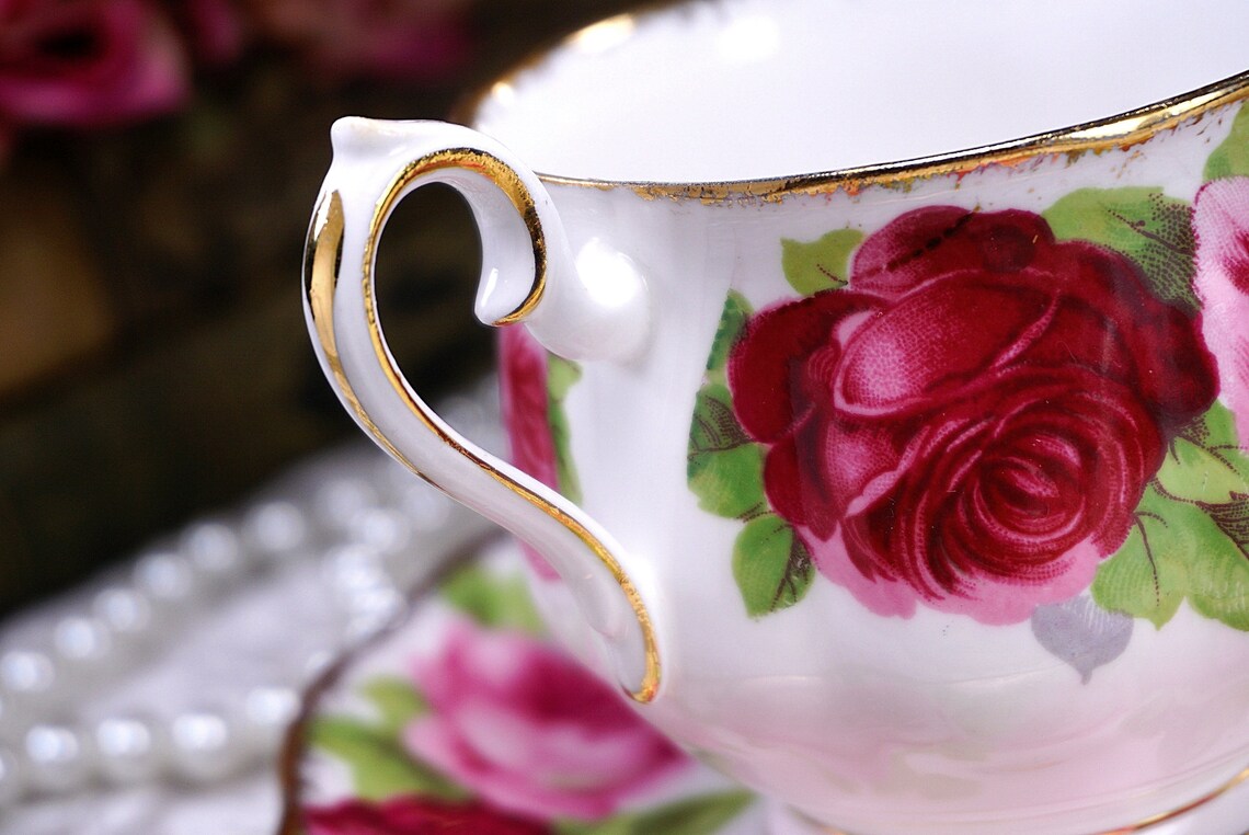 Royal Albert OLD ENGLISH ROSE Tea Cup and Saucer, Hampton Shape, Red ...