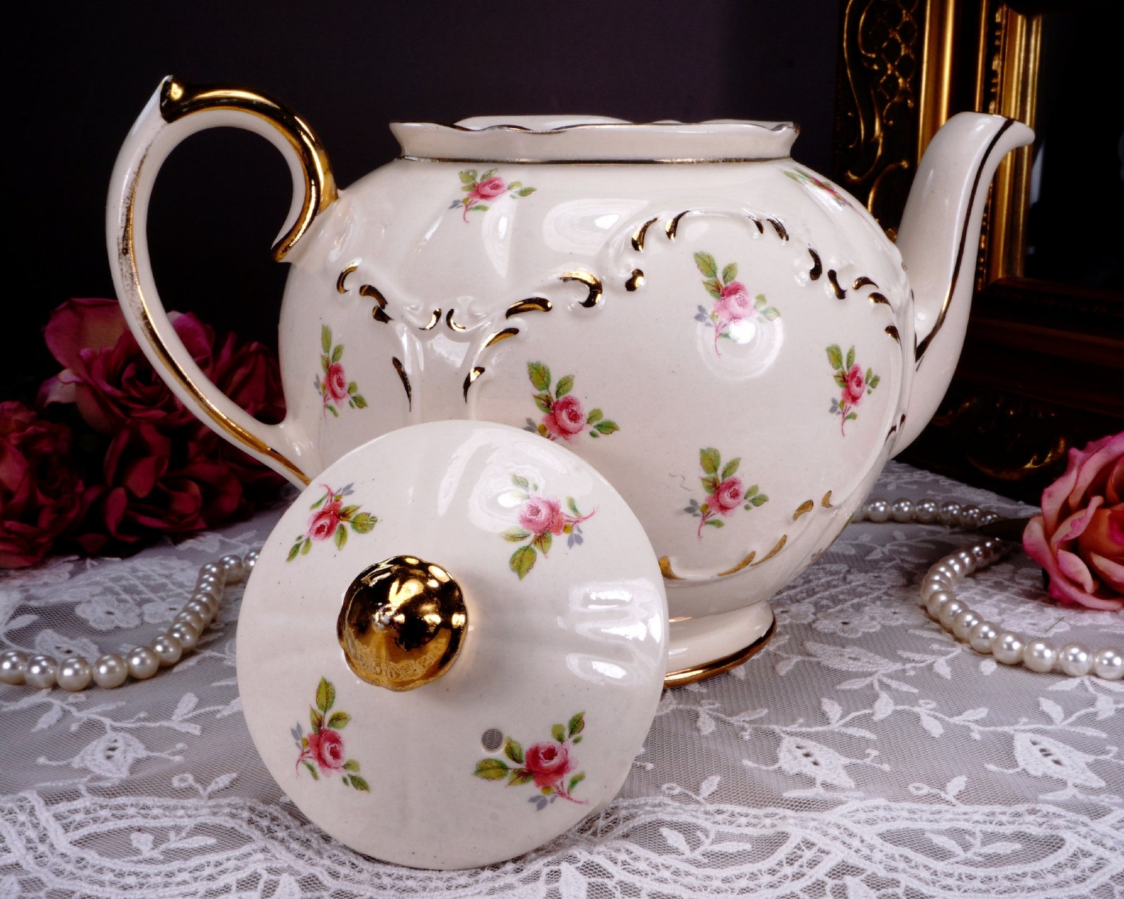 STUNNING Sadler Globe Teapot With Tiny Pink Rosebuds, Round Sadler ...