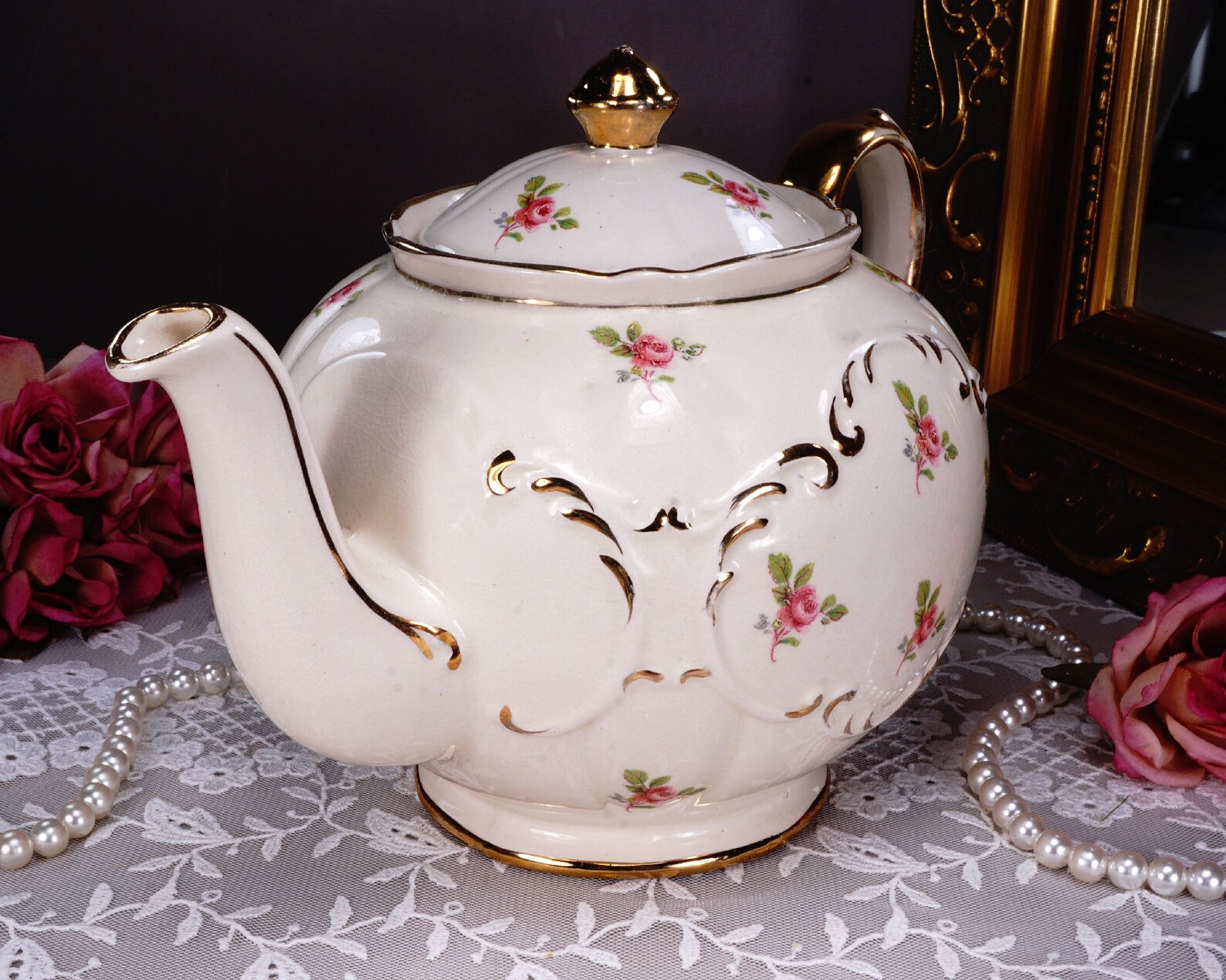 STUNNING Sadler Globe Teapot With Tiny Pink Rosebuds, Round Sadler ...