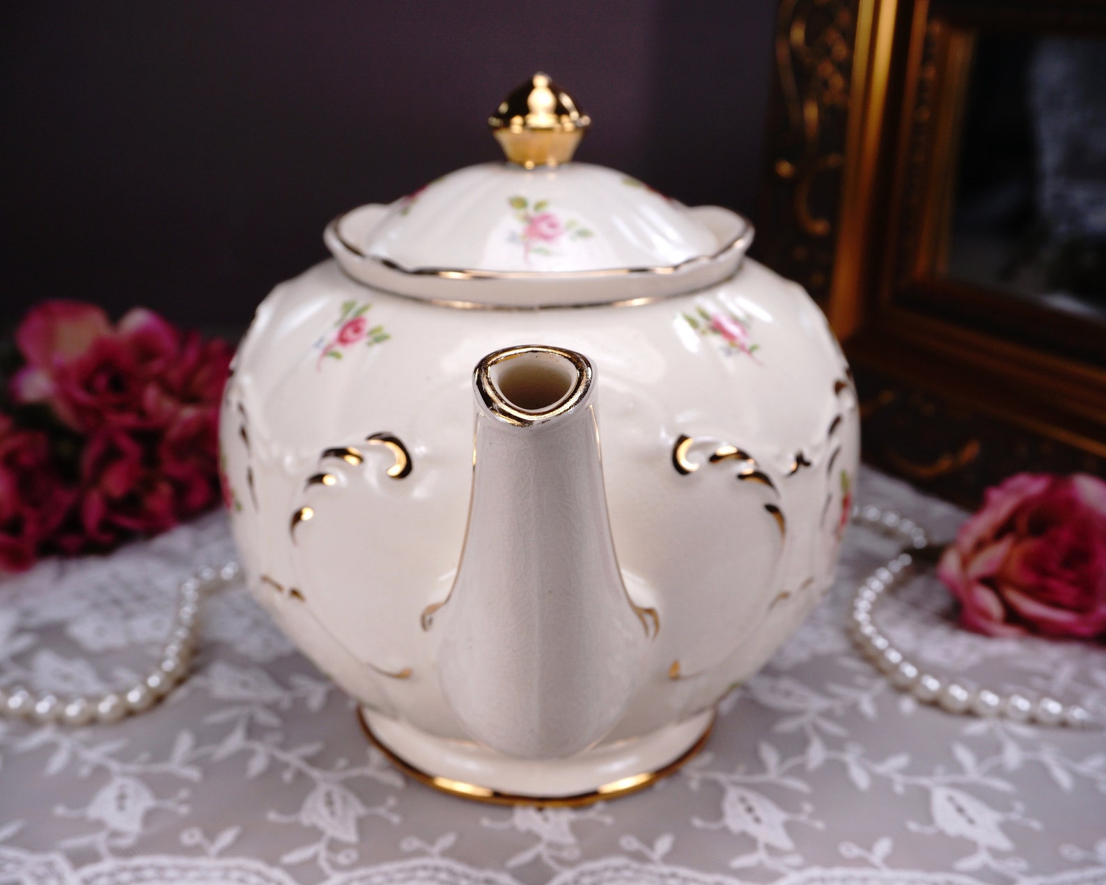 STUNNING Sadler Globe Teapot With Tiny Pink Rosebuds, Round Sadler ...
