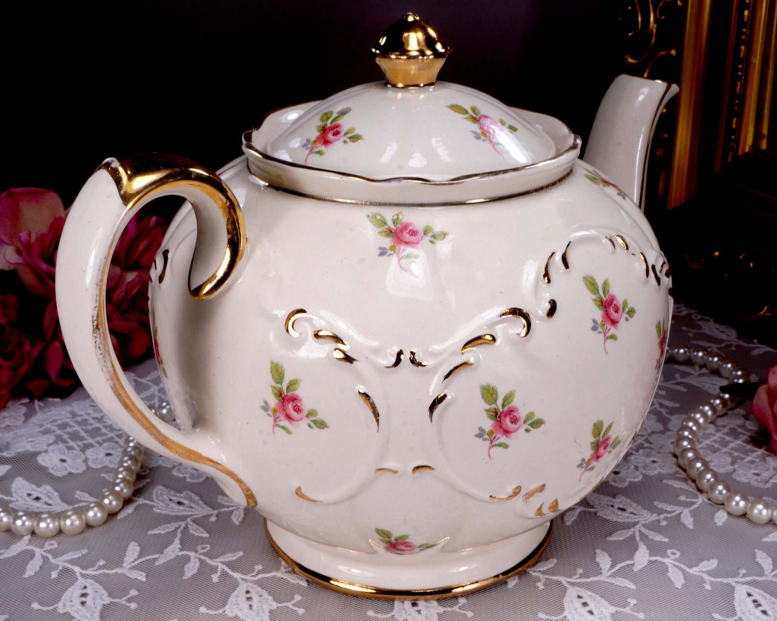 STUNNING Sadler Globe Teapot With Tiny Pink Rosebuds, Round Sadler ...