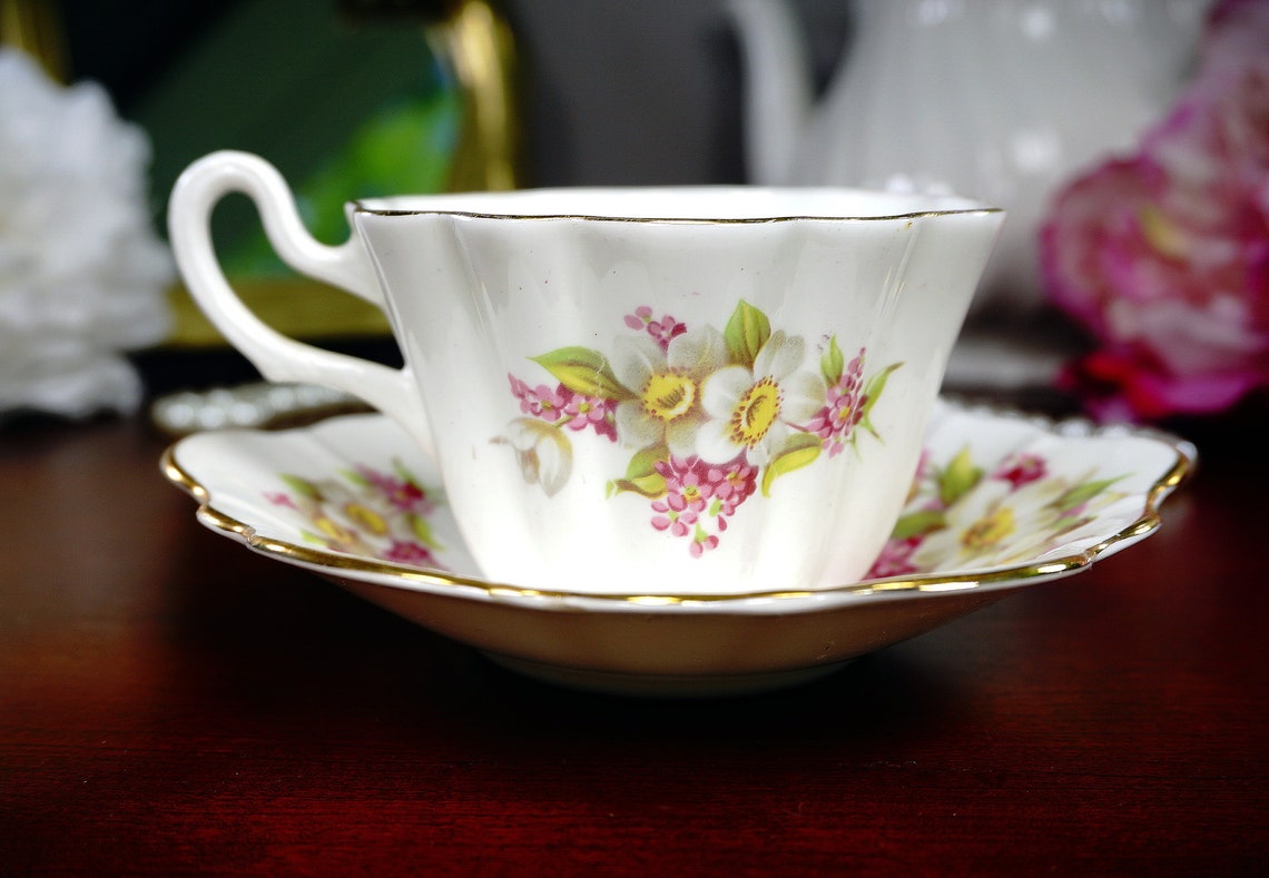 Royal Stuart Tea Cup and Saucer, Floral Teacup Set, Scalloped Edge ...