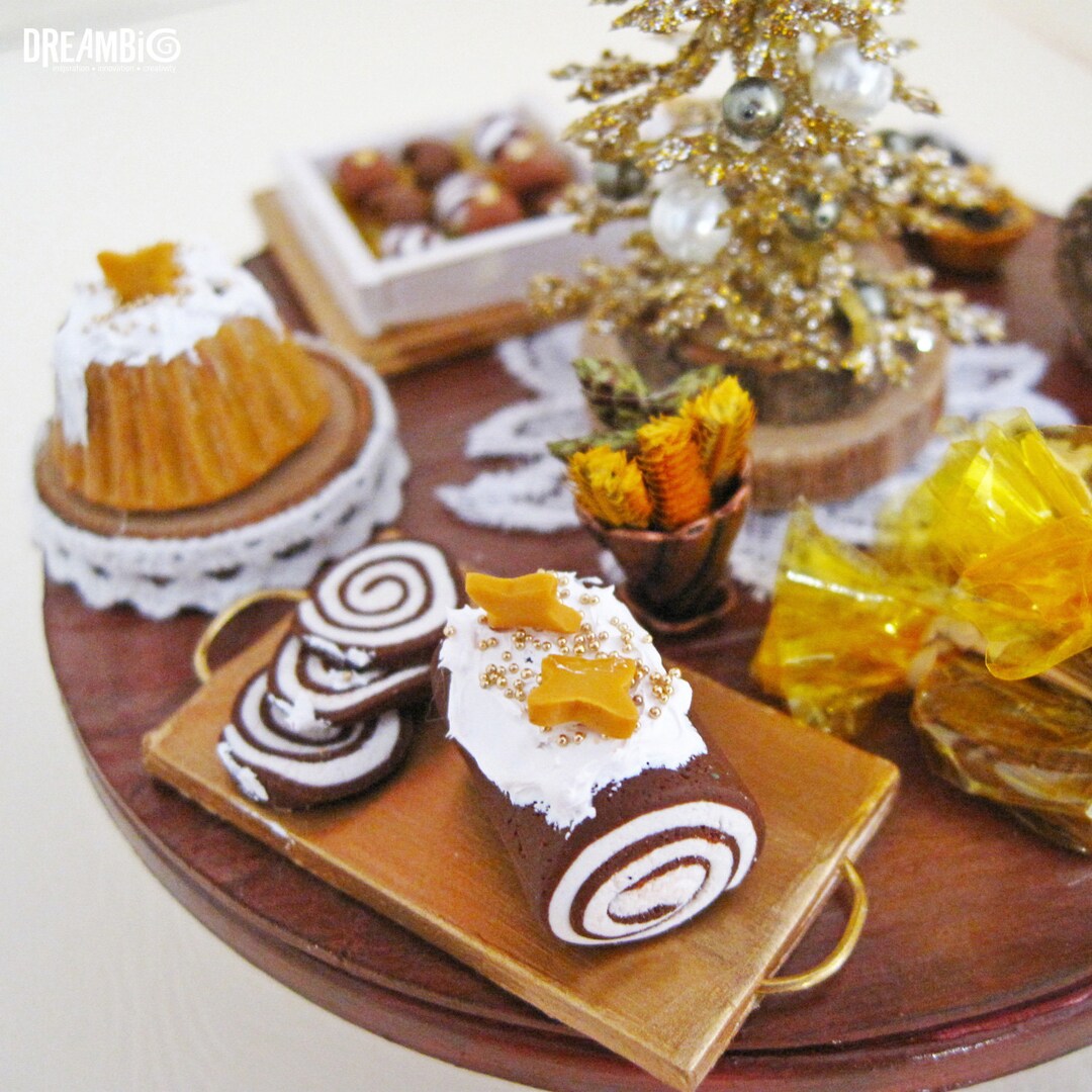 Christmas Table Miniature, Golden Christmas, Dollhouse Miniature Table ...