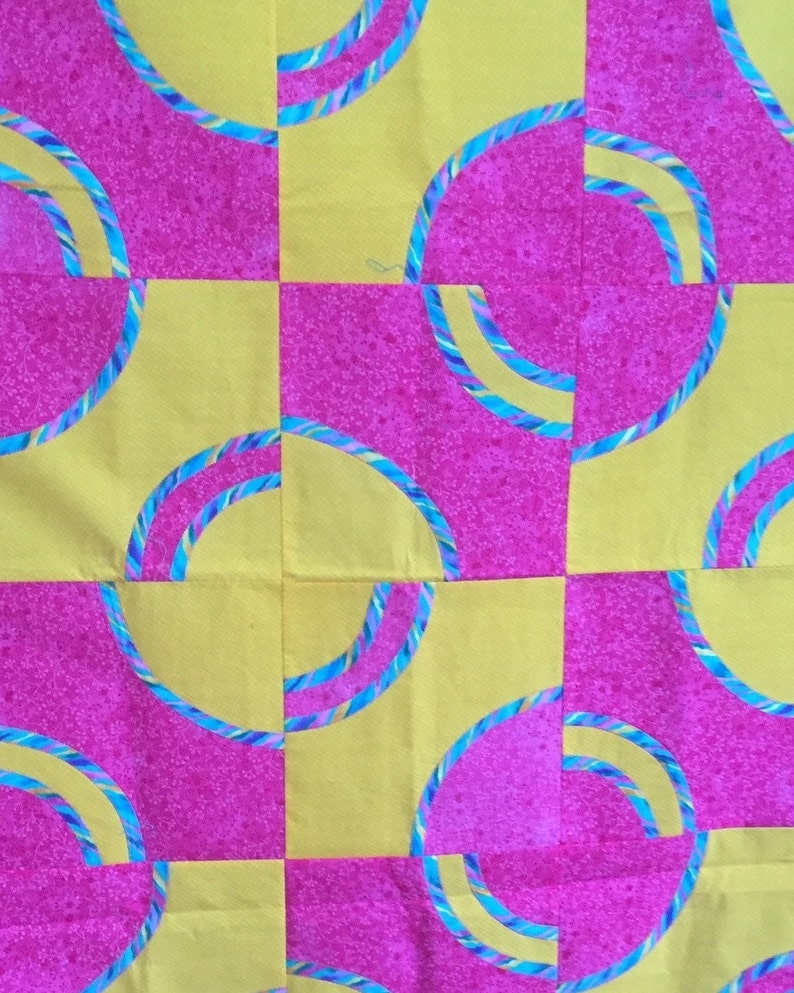 Easy Modern Circles Quilt Pattern by Lorraine Carthew & Gail | Etsy