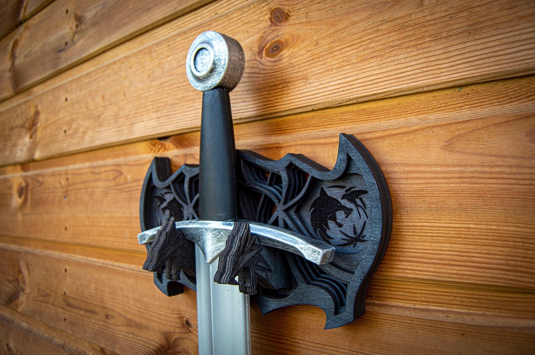 Wooden Wall Mount for Hand and a Half Sword, LARP, COSPLAY, ATREZZO ...