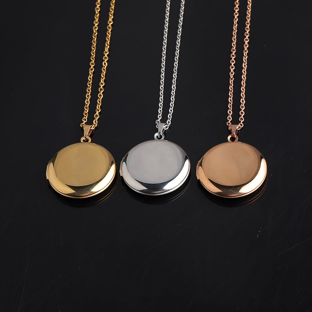Classic Round Plain Locket Necklace Photo Locket Holds Pictures Inside ...