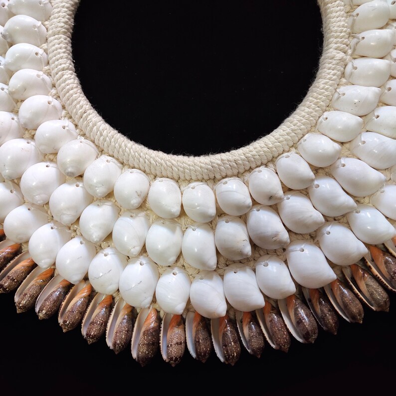 Mini Round Shell Necklace, Tribal Jewelry Display Home Decor, Orange ...