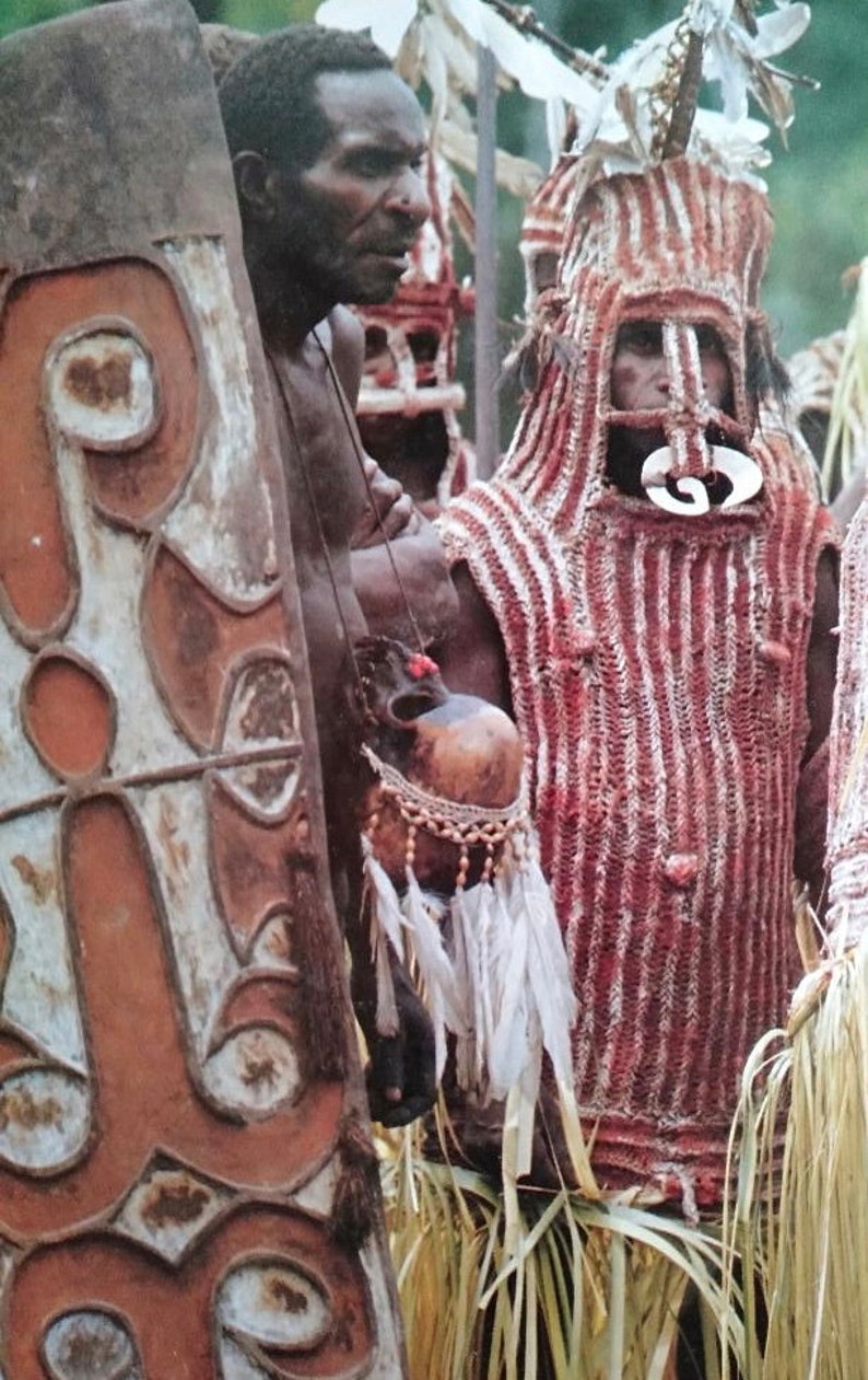Headhunter Trophy Skull 2 Headdress Bipane Adornments Asmat Cannibals ...