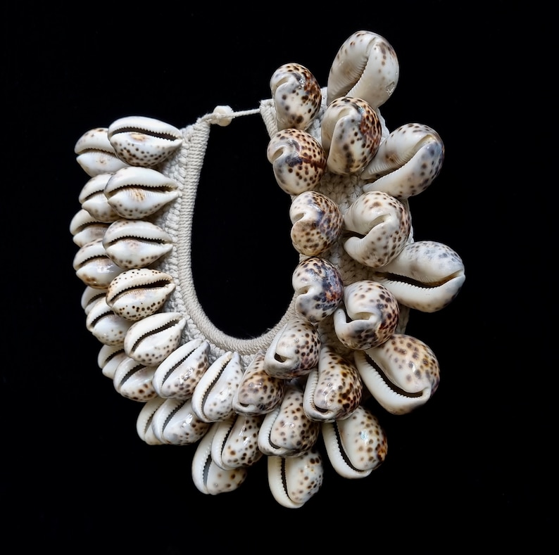 Spotted Cowrie Shell Necklace 14", Women Tribal Fashion Jewelry, Boho ...