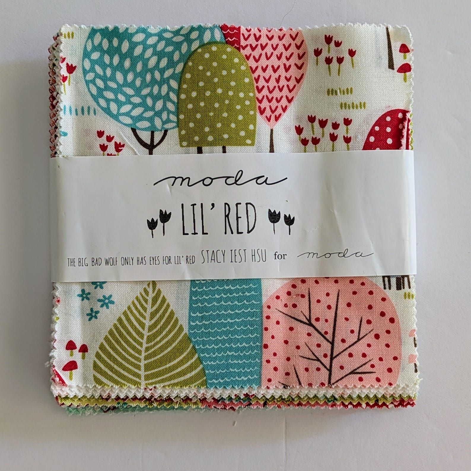 Lil' Red Charm Pack by Stacy Hsu for Moda Fabrics - Precut 42 5"x5 ...