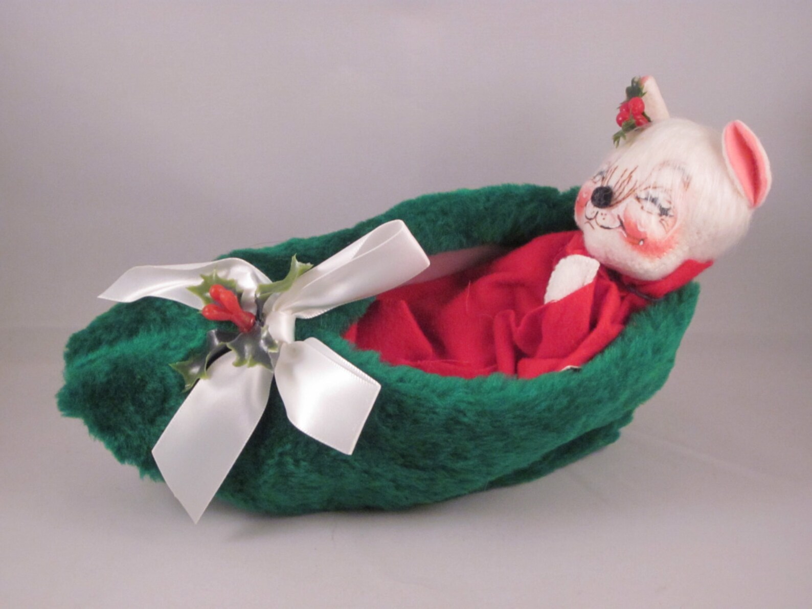 Vintage Annalee Mouse in Green Slipper 10 " Long 1993 - Etsy