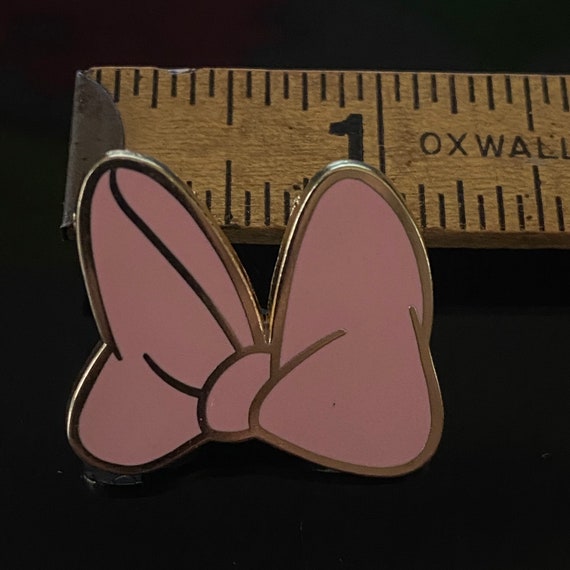 Daisy Duck Bow Outline