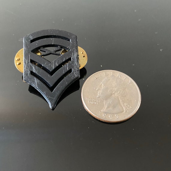 Vintage Plastic ROTC Sergeant First Class Lapel Pin - Gem