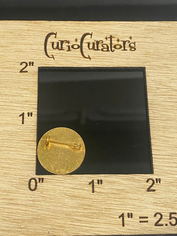 Vintage "One Year Safe Driving" Round Gold Lapel Pin - Gem