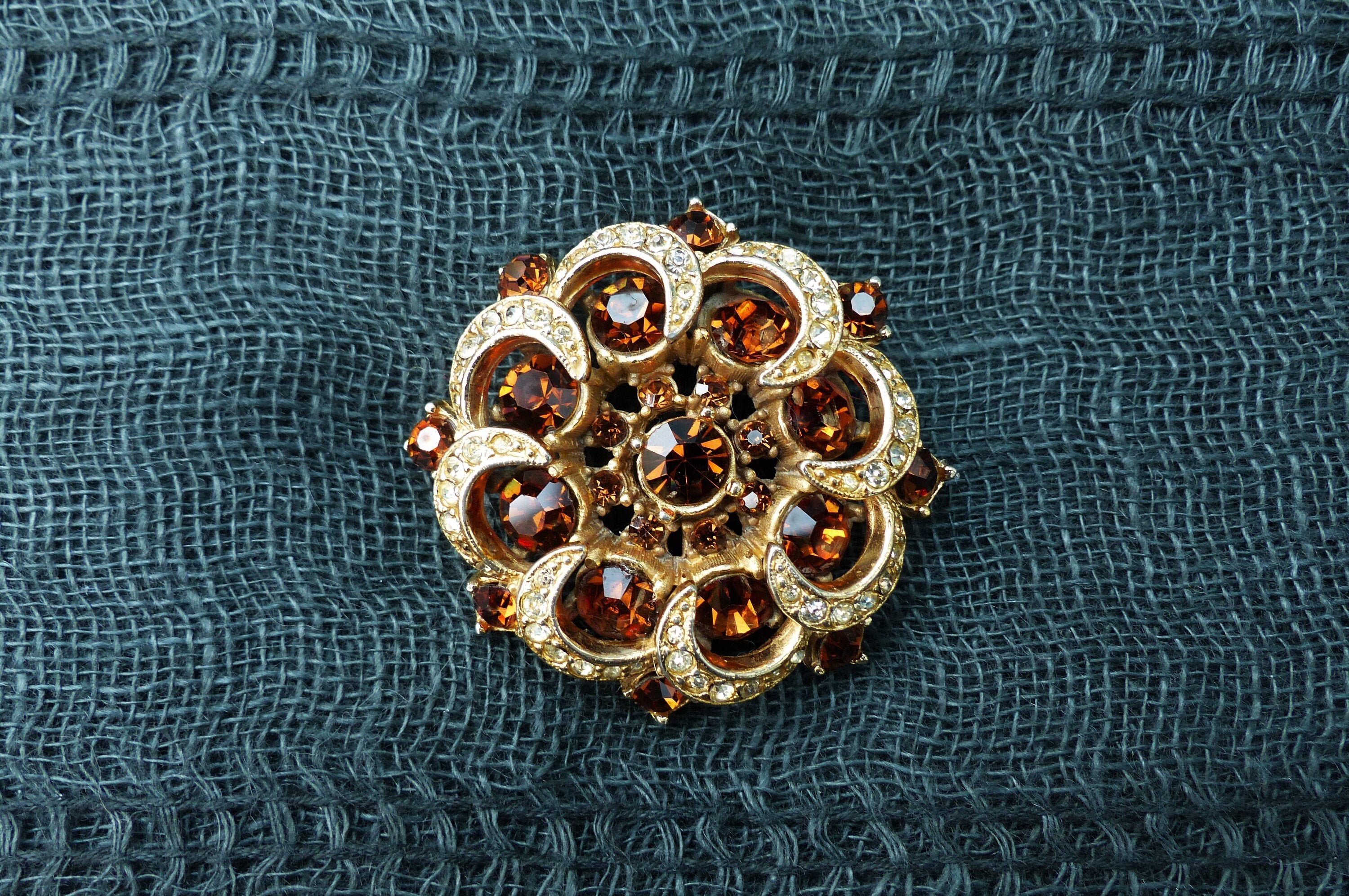 SPHINX Gold-plated Wreath Brooch With Dark Reddish-brown - Etsy UK