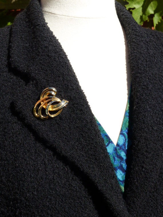 SPHINX Gold-tone Flourish of Ribbons Brooch, Design n… - Gem