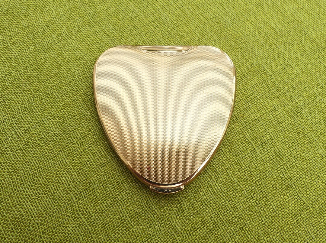 KIGU 'cherie' Heart-shaped Powder Compact, Lacquered Brass Pattern ...