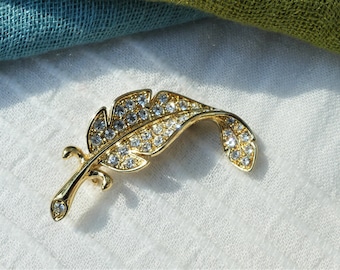 Beatrix Brooch - Etsy