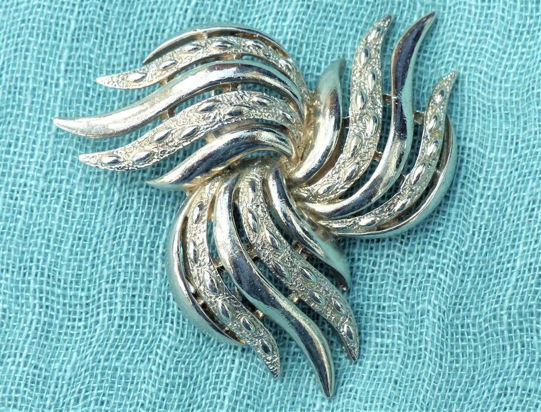 SPHINX Silver-tone Triskelion Brooch, Vintage 1980s - Etsy
