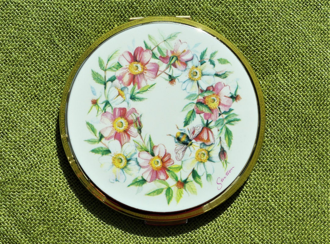 STRATTON Powder Compact, White With Pink & White Flowers With Bee ...