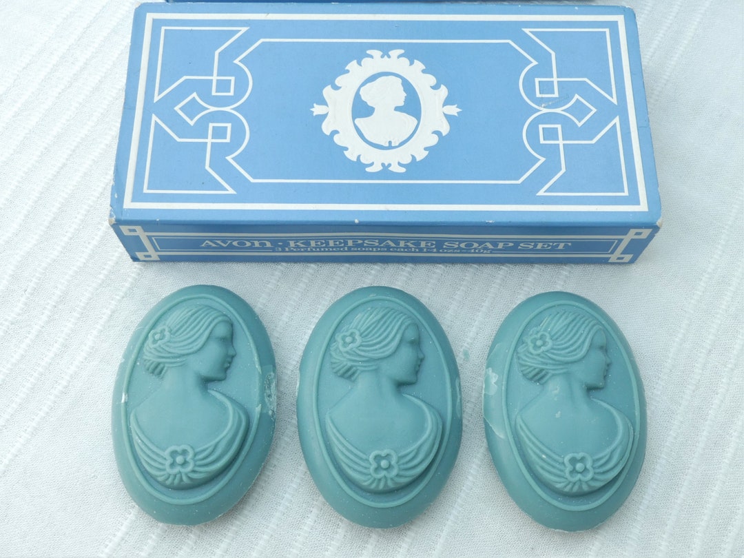 AVON Keepsake Soap Gift Set, 3 X 40g Oval Cakes of Soap, Cameo-style ...