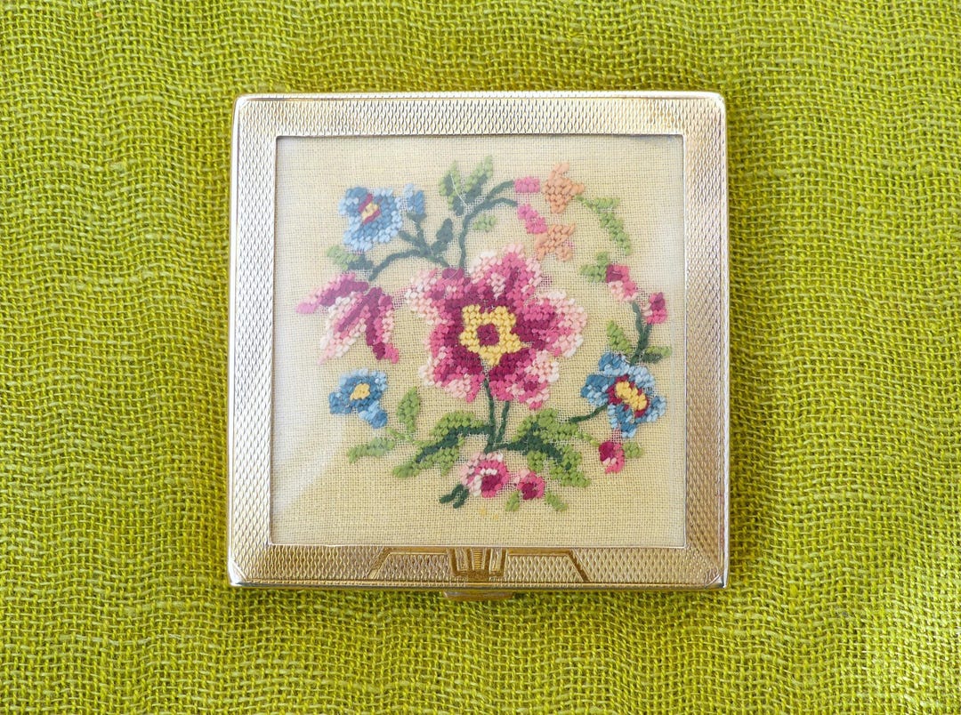 Vintage 1950s Square Powder Compact With Pink & Blue Embroidered ...