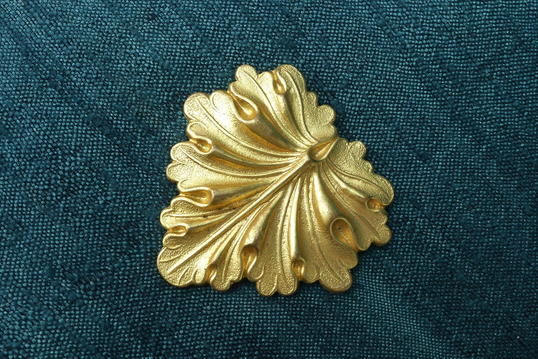 Vintage 1930s/40s Repoussé Leaf Dress Clip, Retro Art Deco Matt Gold ...