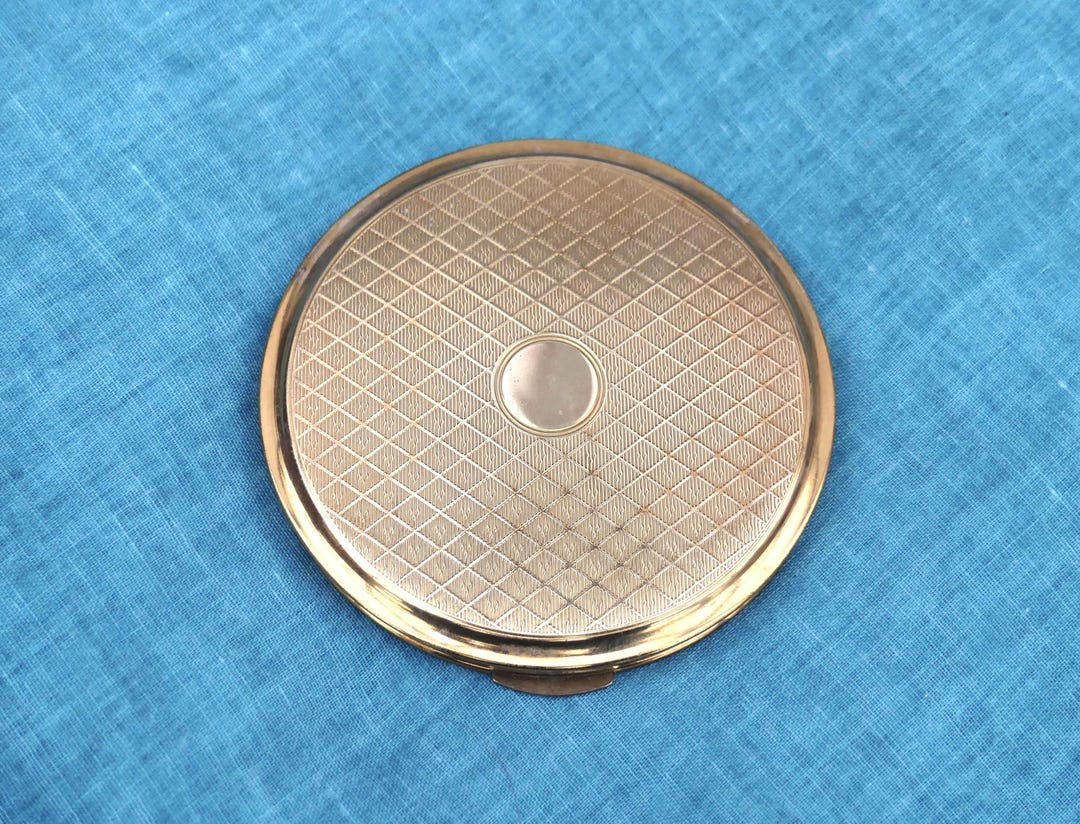 KIGU Lacquered Brass Powder Compact, Engine-turned Diamond & Spot ...