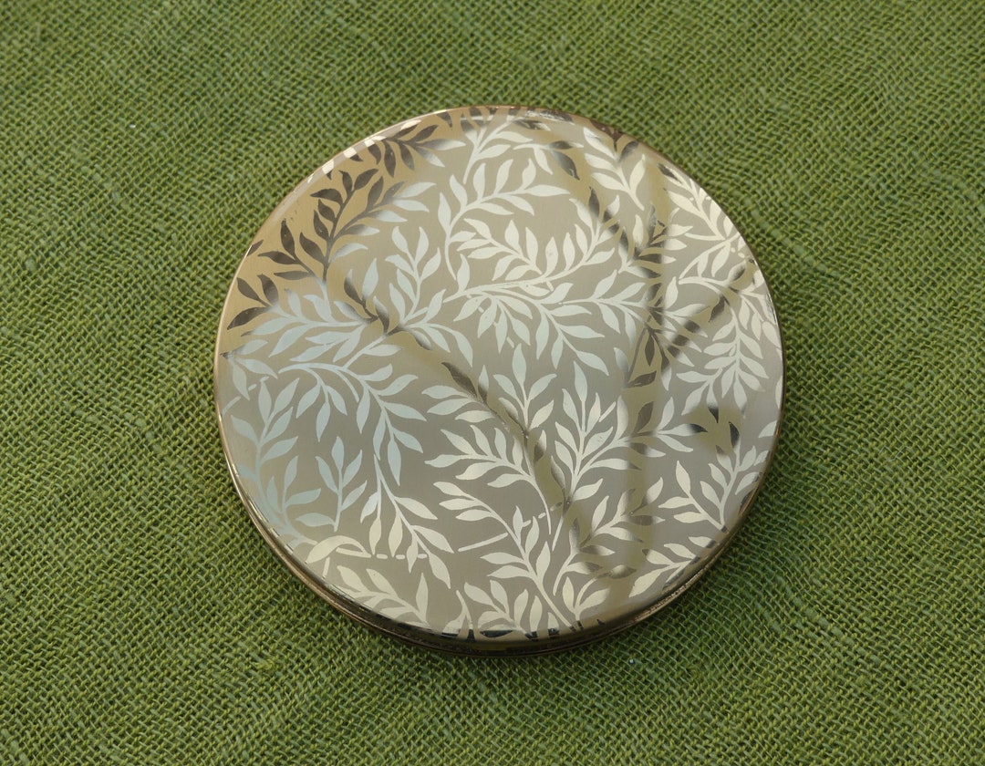 Vintage 1950s Shiny & Matt Leafy Pattern Brass Powder Compact, Empty ...