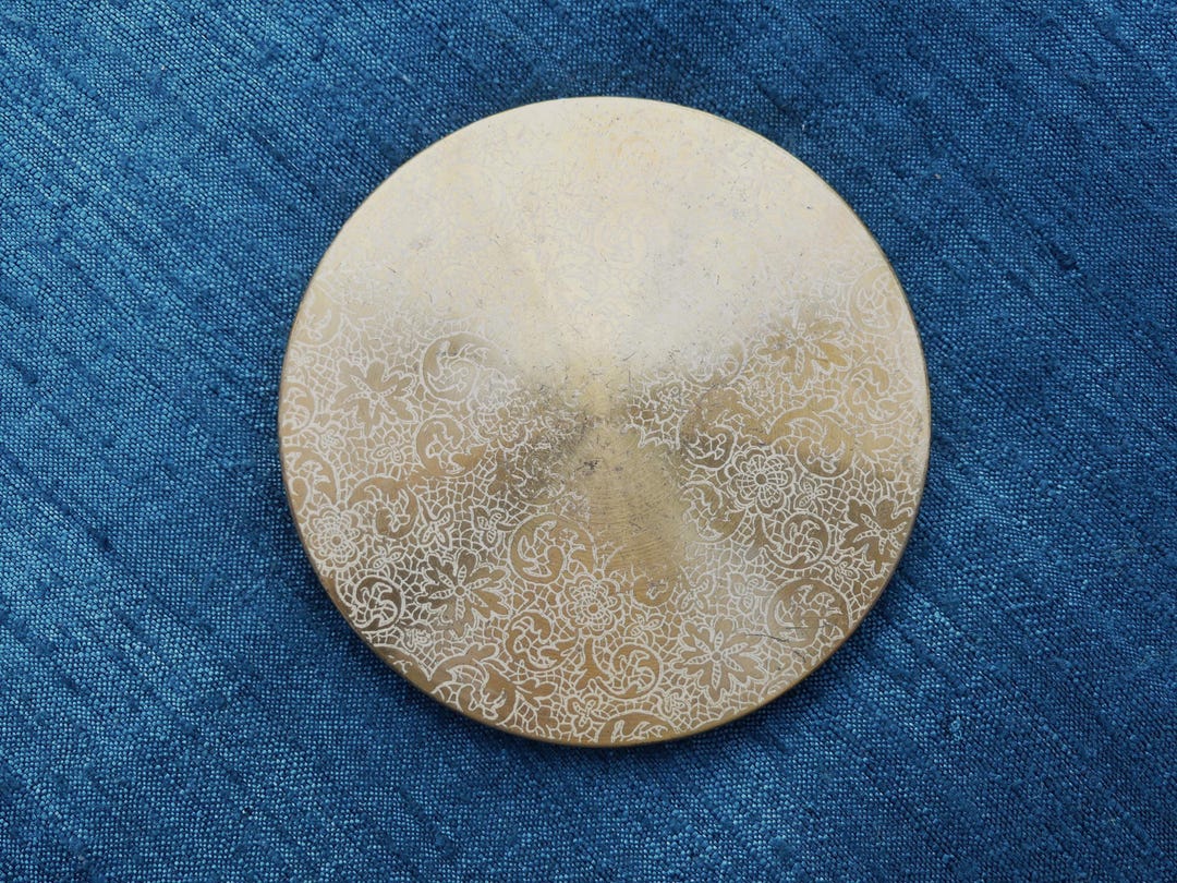 Vintage 1950s Large Flapjack Lacquered Brass Powder Compact With White ...