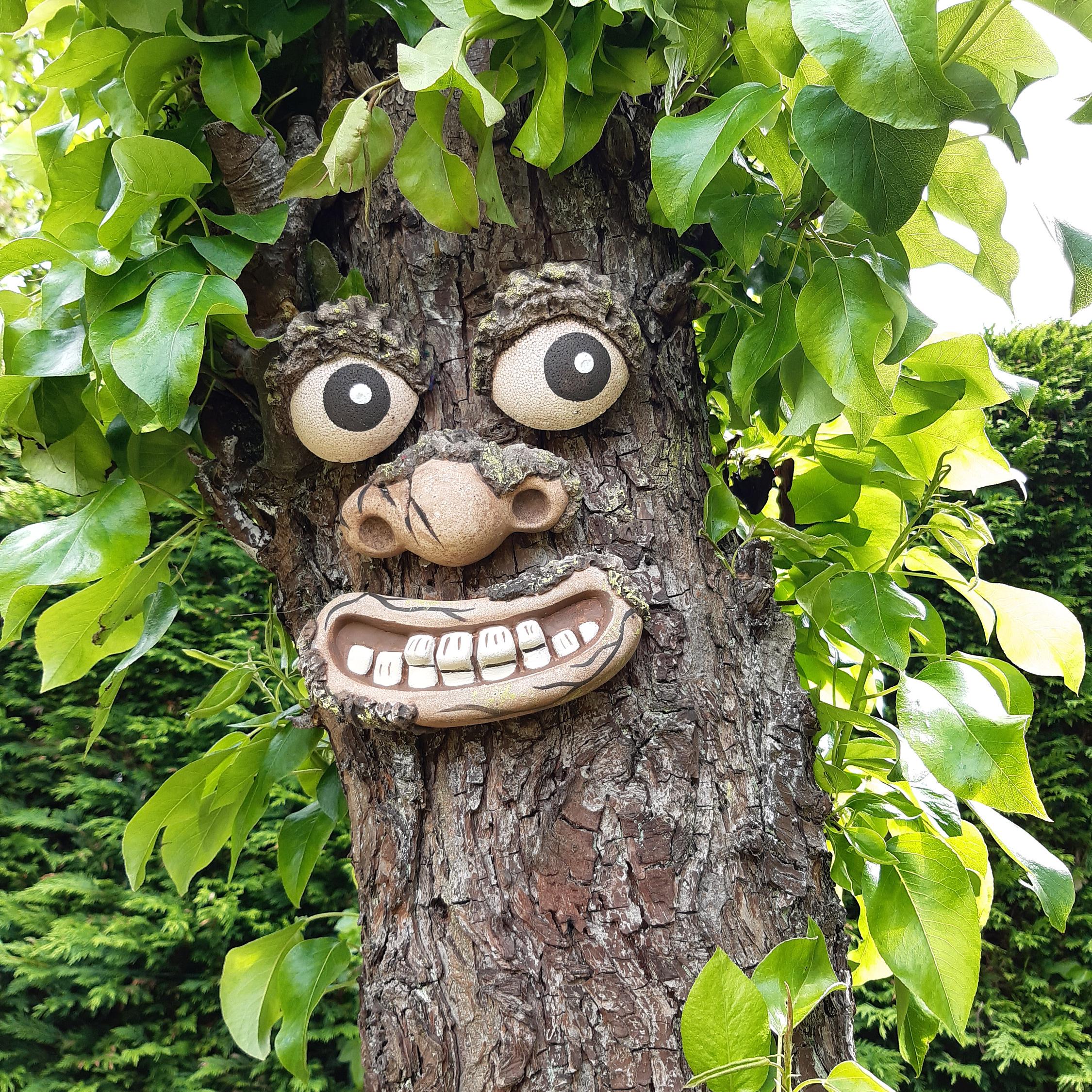 Tree Face Outdoor Decoration, Lawn and Tree Ornament, Funny Face ...