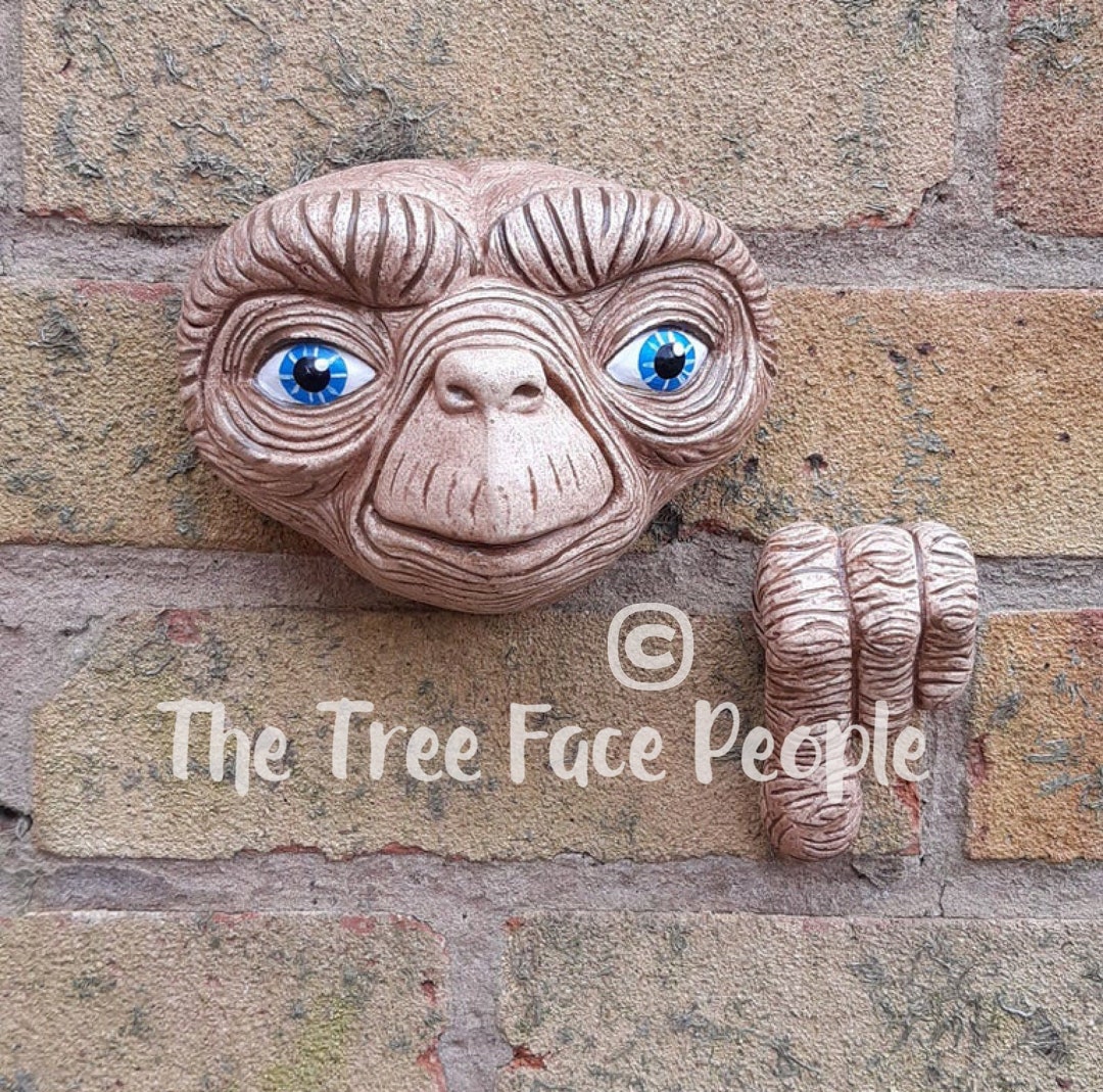 ET Garden Decoration, Outdoor Sculpture, Wall Art, Statue Yard Art ...