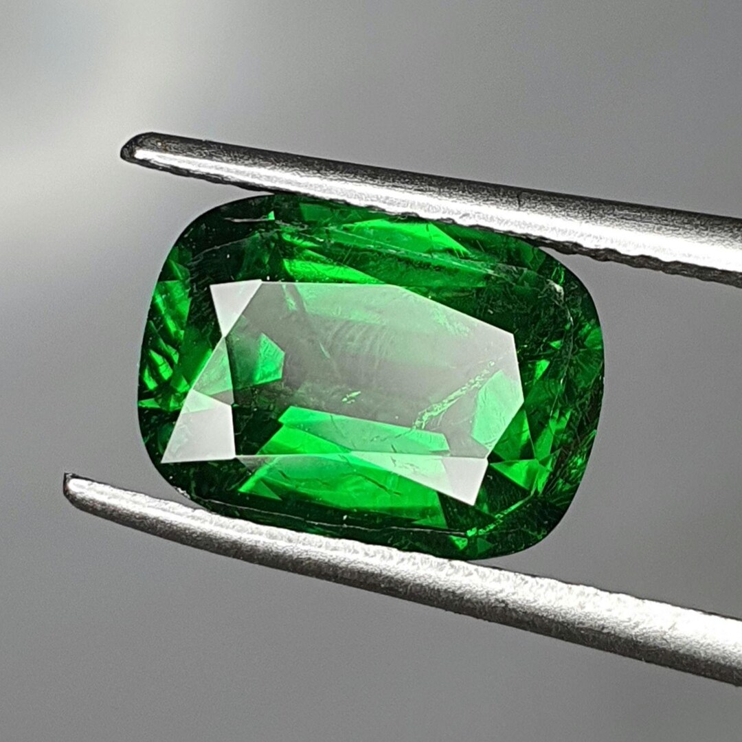 3.32 Ct Cushion Cut Tsavorite Garnet, Intense Green Gemstone - Etsy