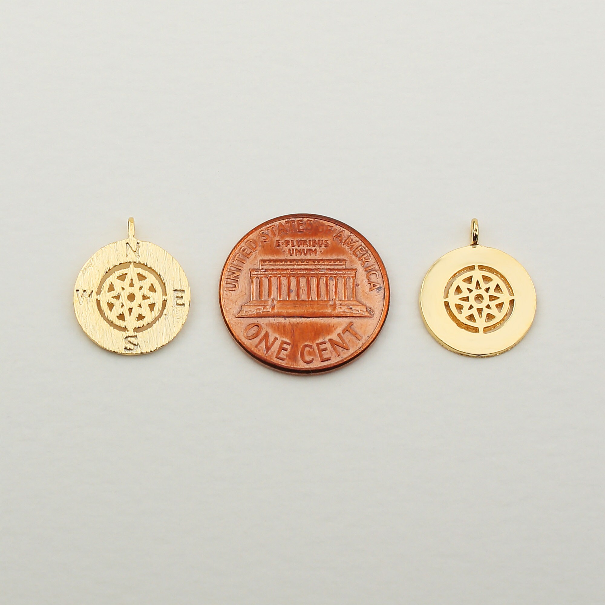 1PCS - Compass Coin Pendant, Compass Medallion, Brushed Texture Compass ...
