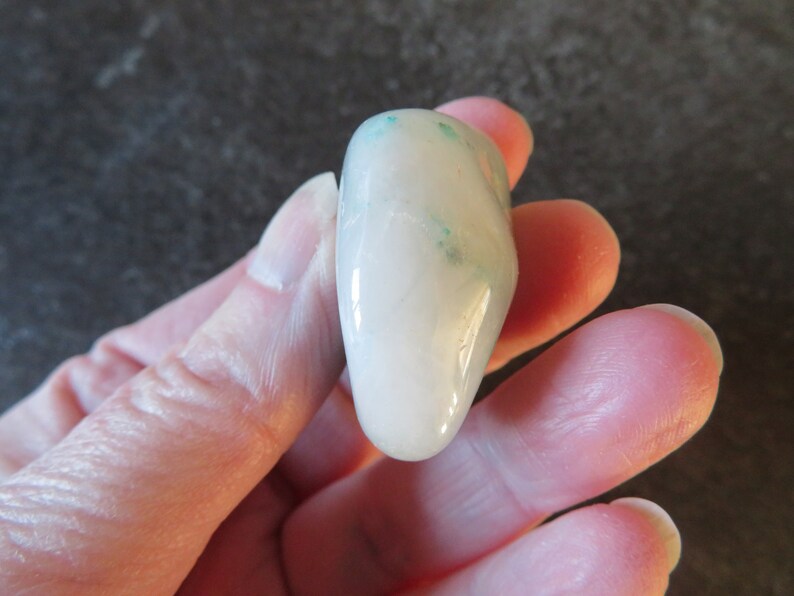 Hermosa dioptasa en cuarzo (28,0 gramos / 31 mm) Piedra pulida natural ...
