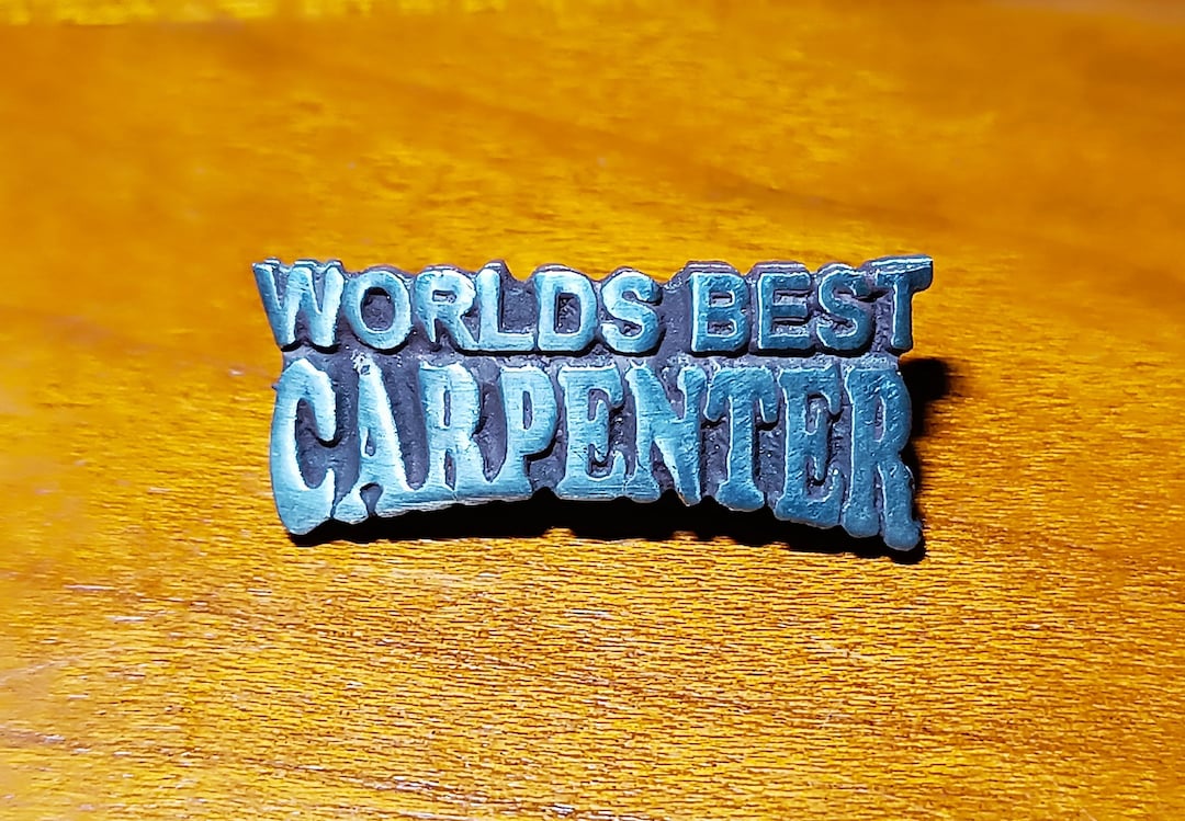Handcrafted Pewter Word ' World's Best Carpenter ' Handyman Chippy DIY ...