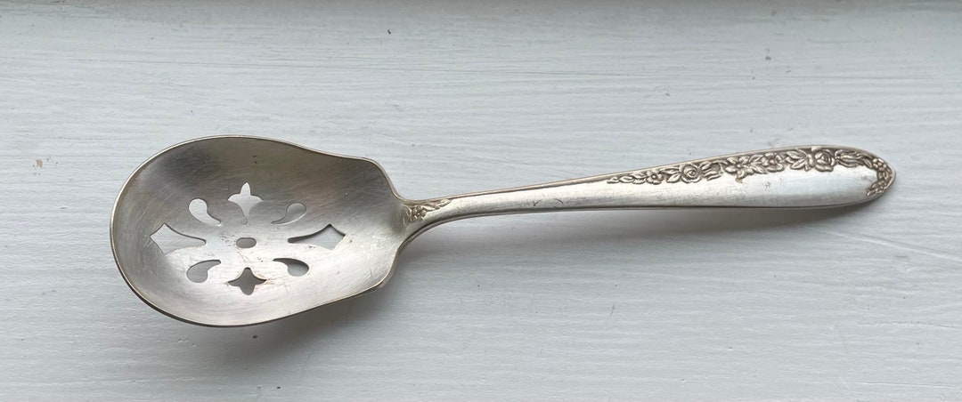 Vintage MONARCH Plate 1956 Monarch Three Large Pierced Sugar Sifter ...