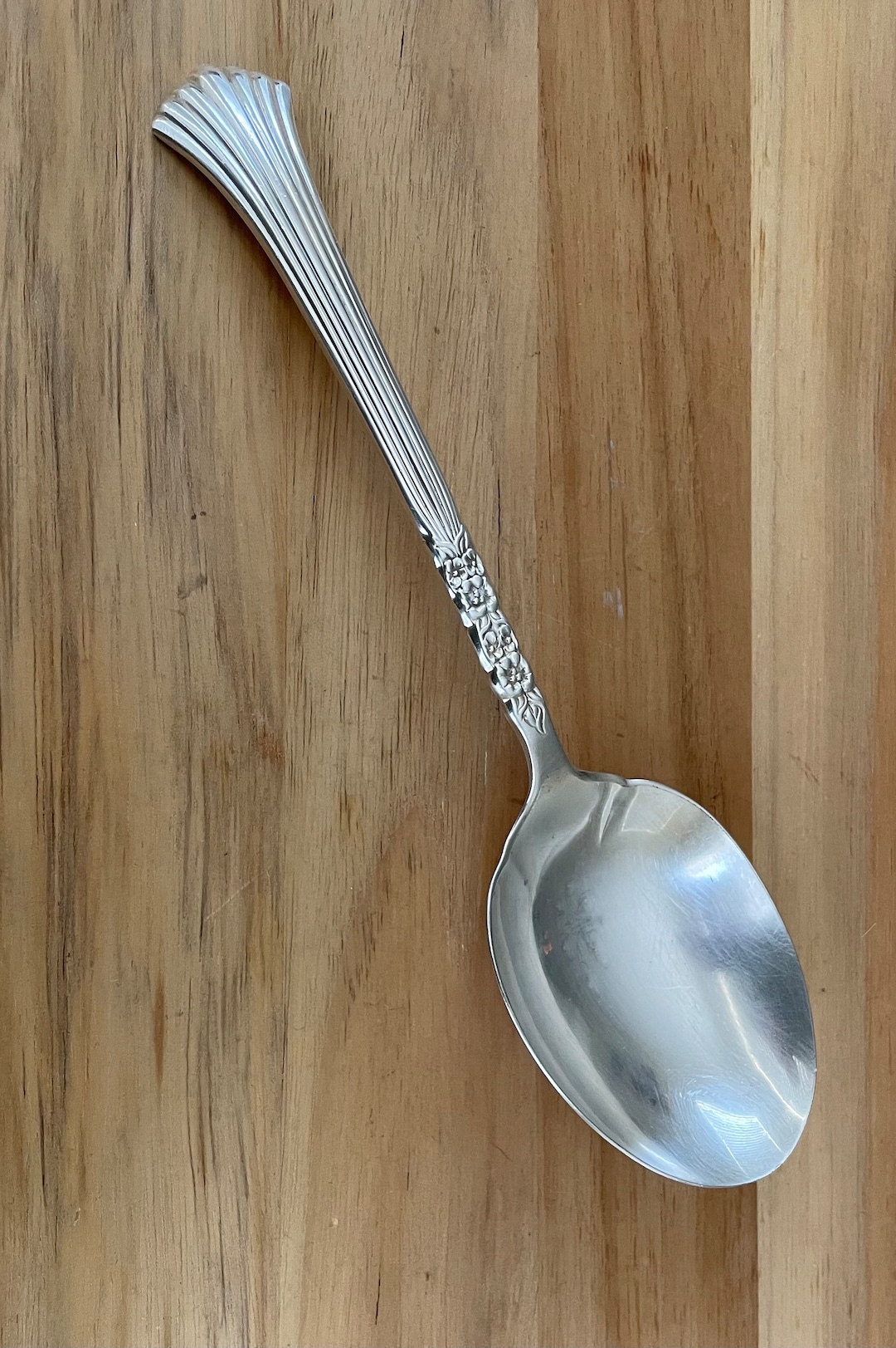 Amazing Vintage Oneida Ltd 1881 ROGERS 1992 FLORAL QUEEN Smooth ...