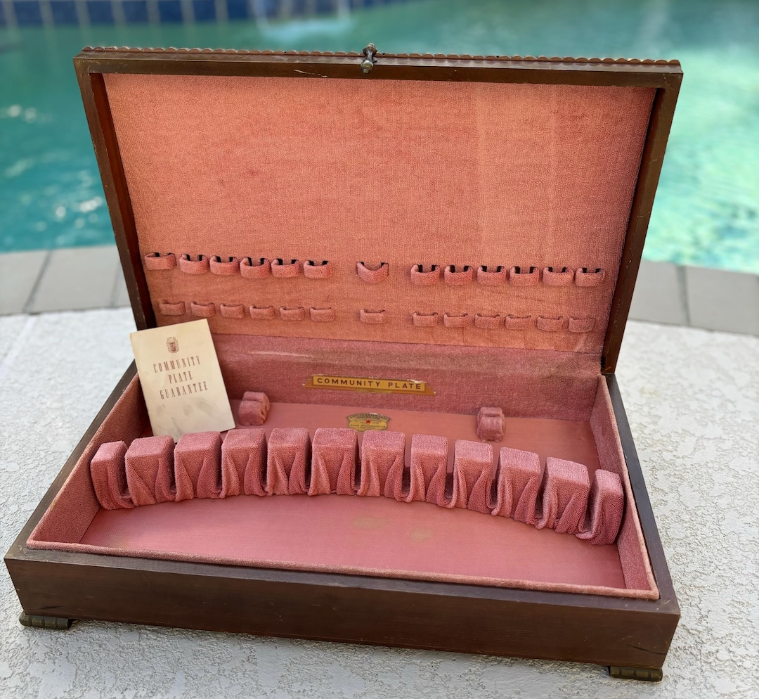 Nostalgic Vintage COMMUNITY WALNUT Finish Silverware/flatware Storage ...